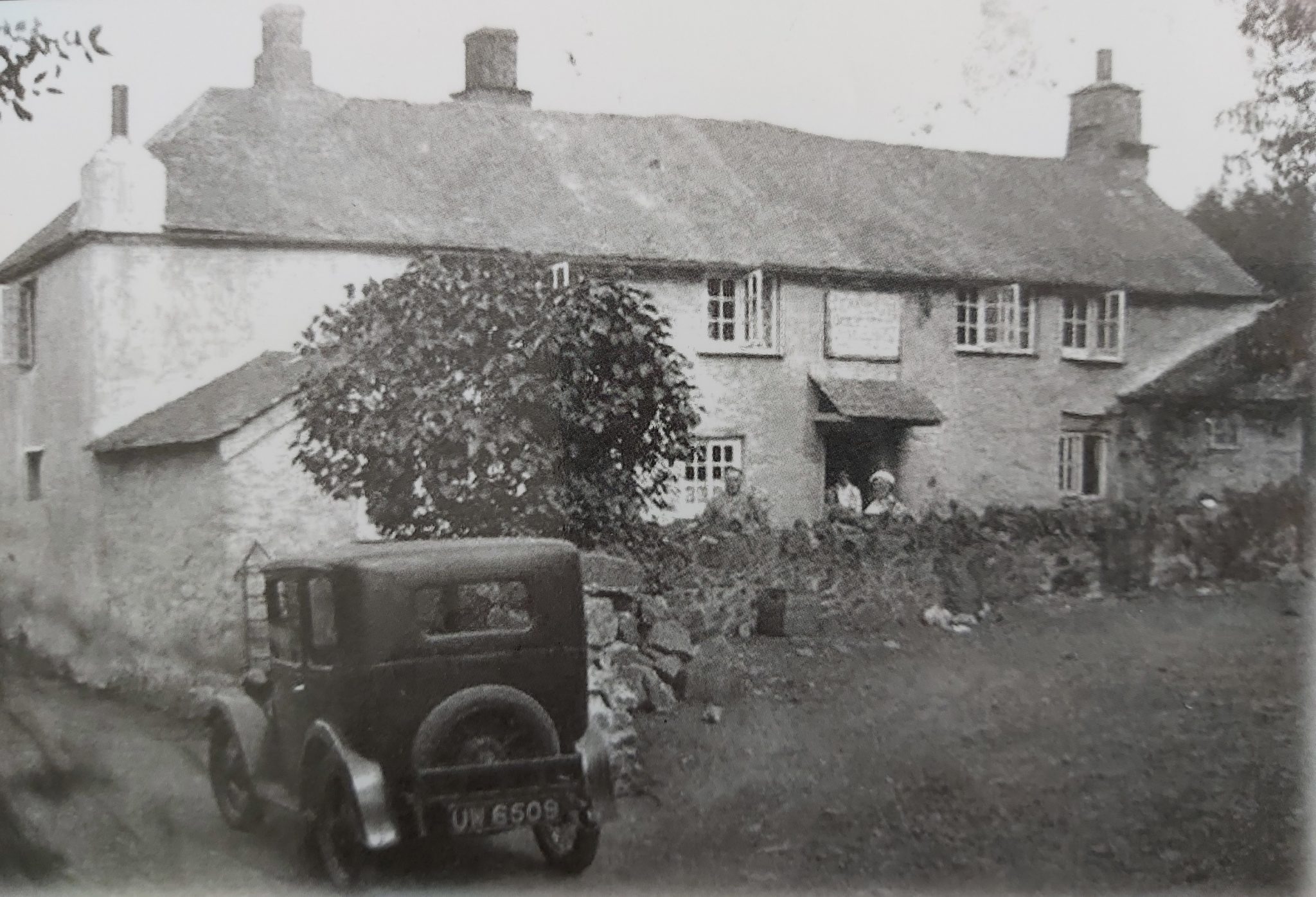 Peter Tavy Inn – Dartmoor Explorations