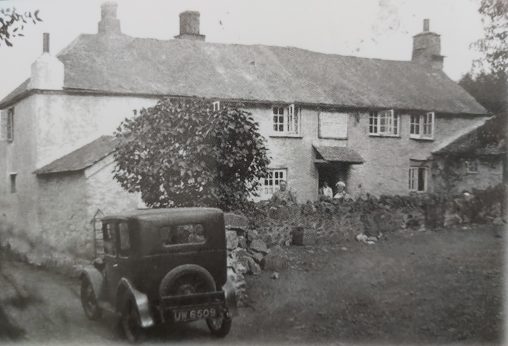 Peter Tavy Inn – Dartmoor Explorations