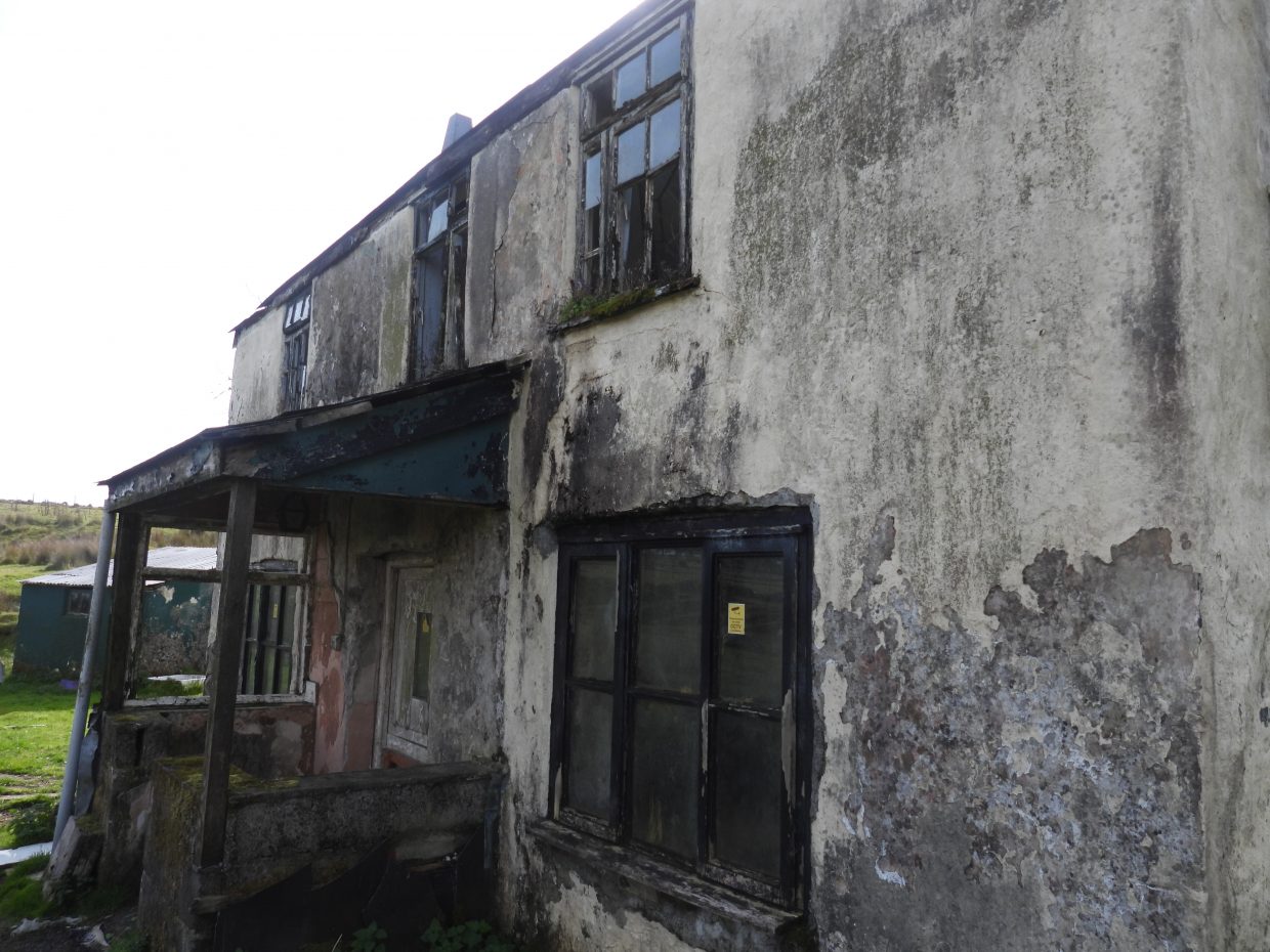 ‘Castle’ and Castle Farm – Dartmoor Explorations